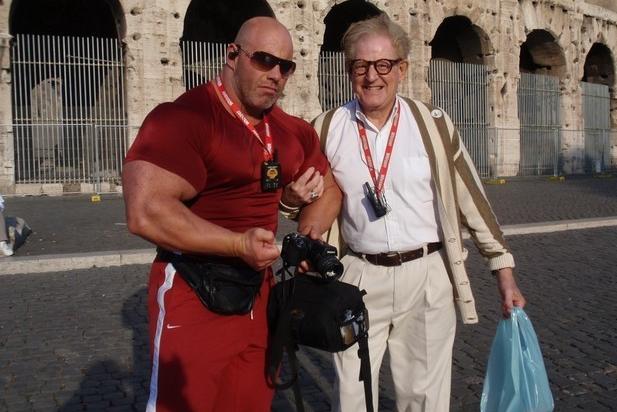 LA PERFECTION FAITE HOMME: BRAD HOLLIBAUGH 08/08