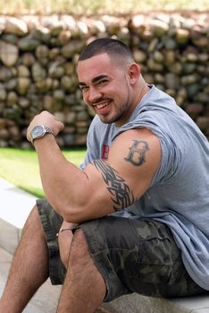 LA PERFECTION FAITE HOMME: KEVIN NEE 01/02