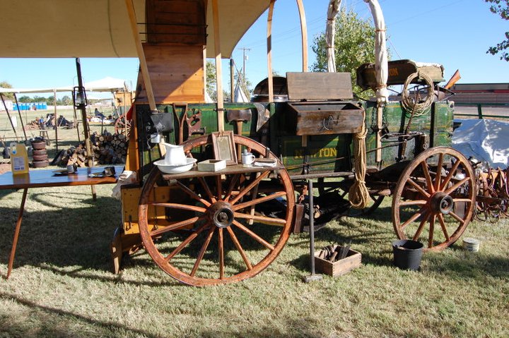 Cowboys and Chuckwagon Cooking : Chandler, Arizona Chuckwagon Cook-Off