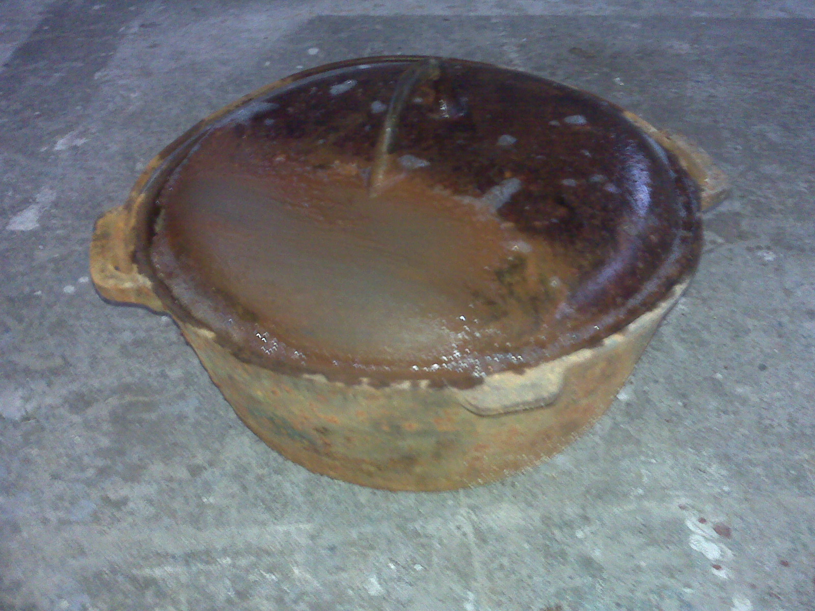 Cowboys and Chuckwagon Cooking : Restore and Clean CAST IRON COOKWARE