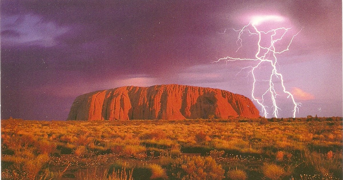 Postcard A La Carte: Australia - Nothern Territory - Uluru - Lightning