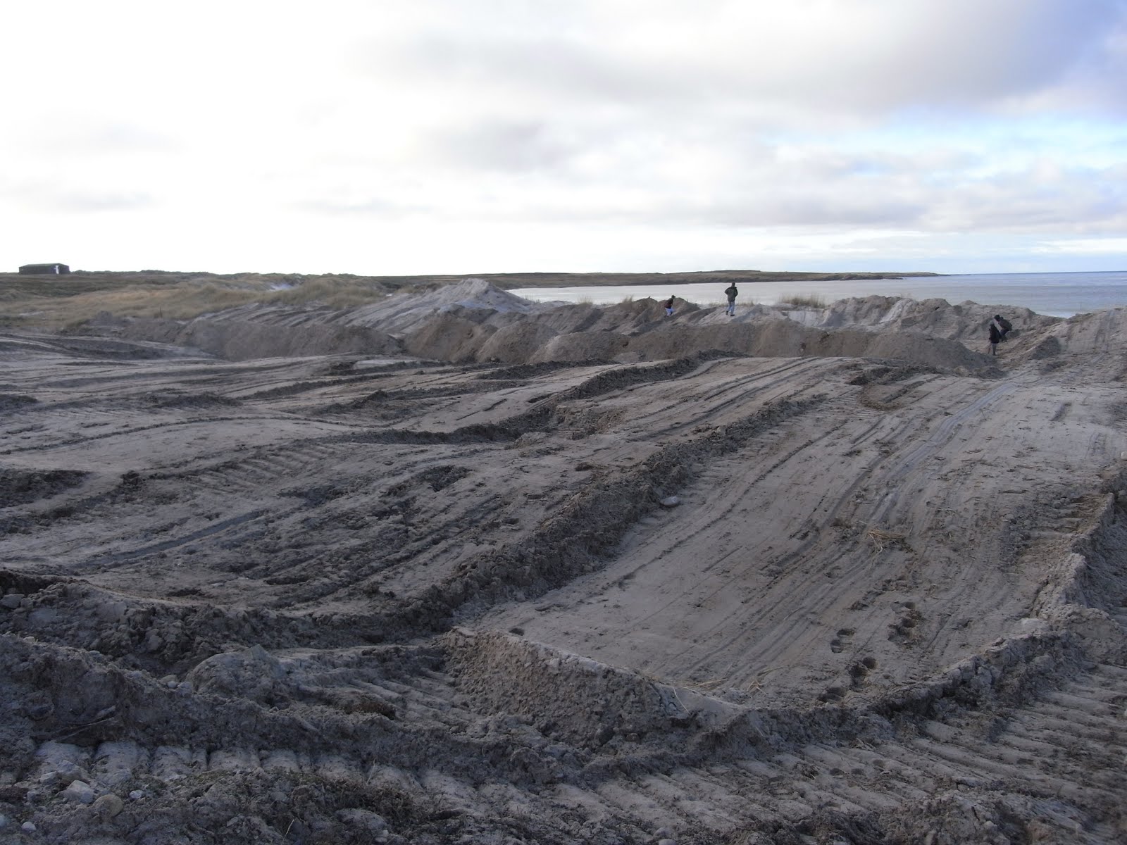 Wilkgo: Walking through a minefield