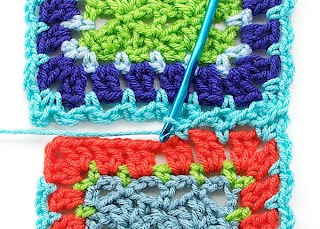 Gourmet Crochet: Flat braid join how-to