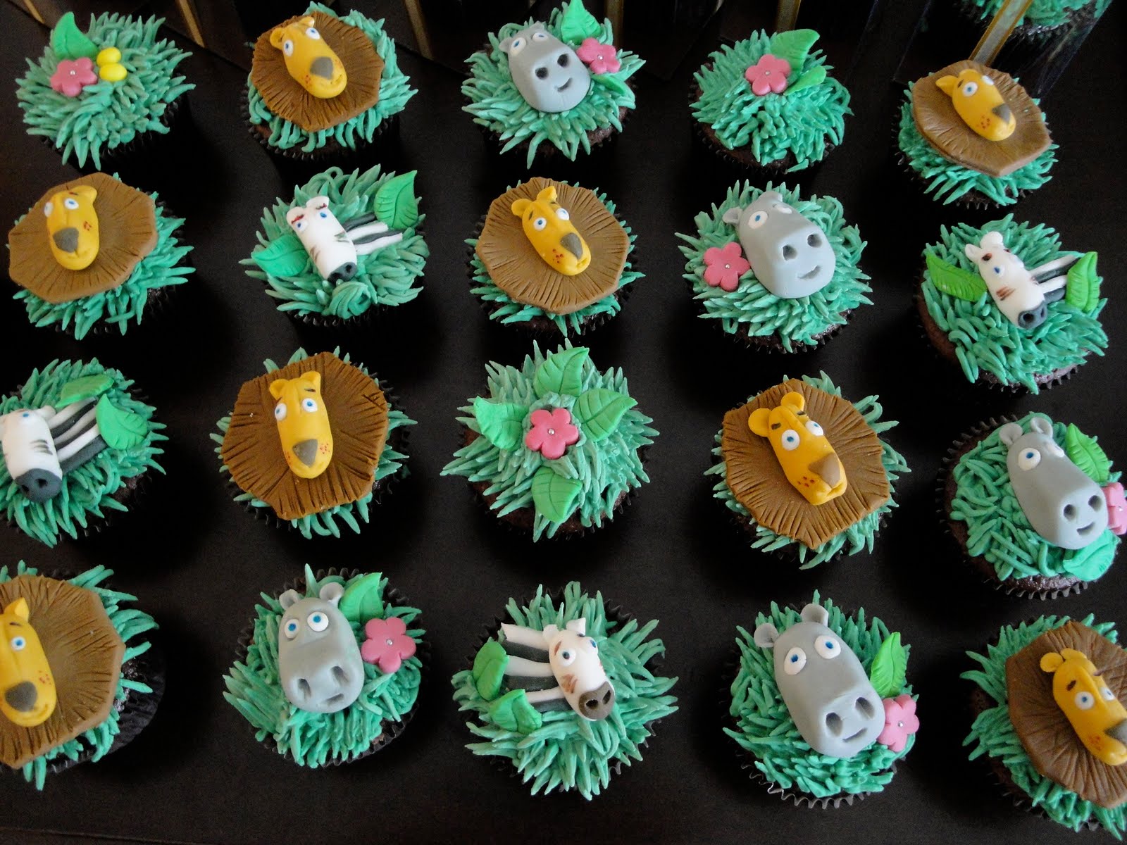 CUPCAKE BRASIL: CUPCAKES MADAGASCAR - 02.08.10