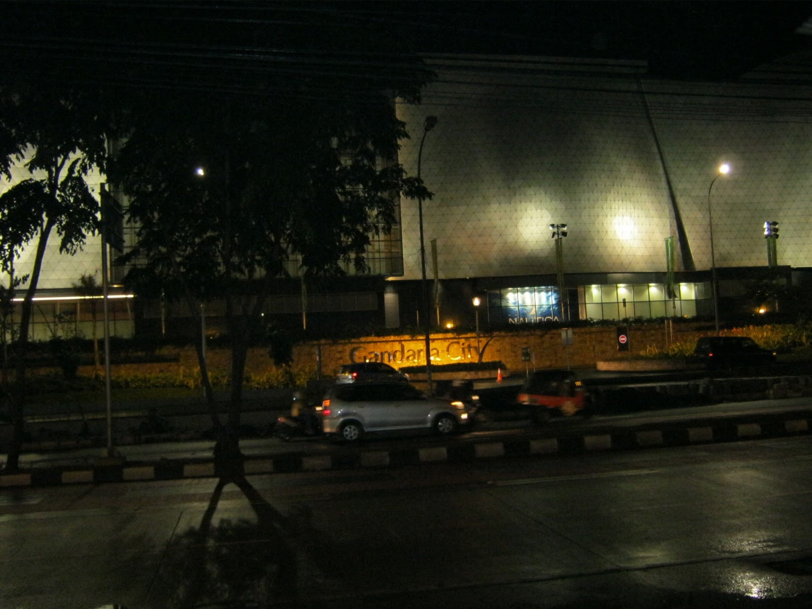 Jakarta The Exotic City : Gandaria City Mall