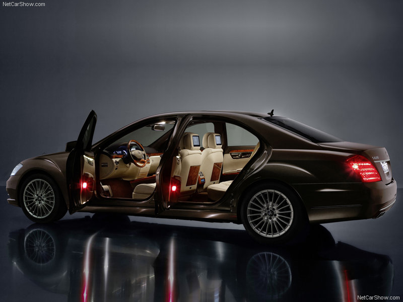 MERCEDES BARBOS ~ Car City