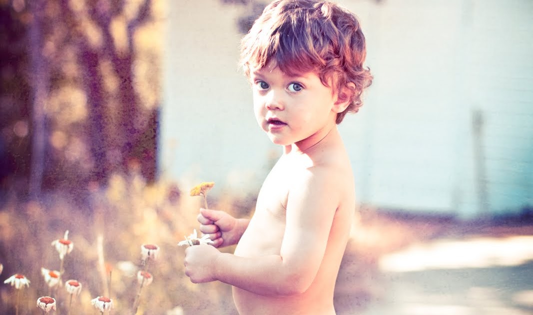 while dad is away...: NAKEY BOY...