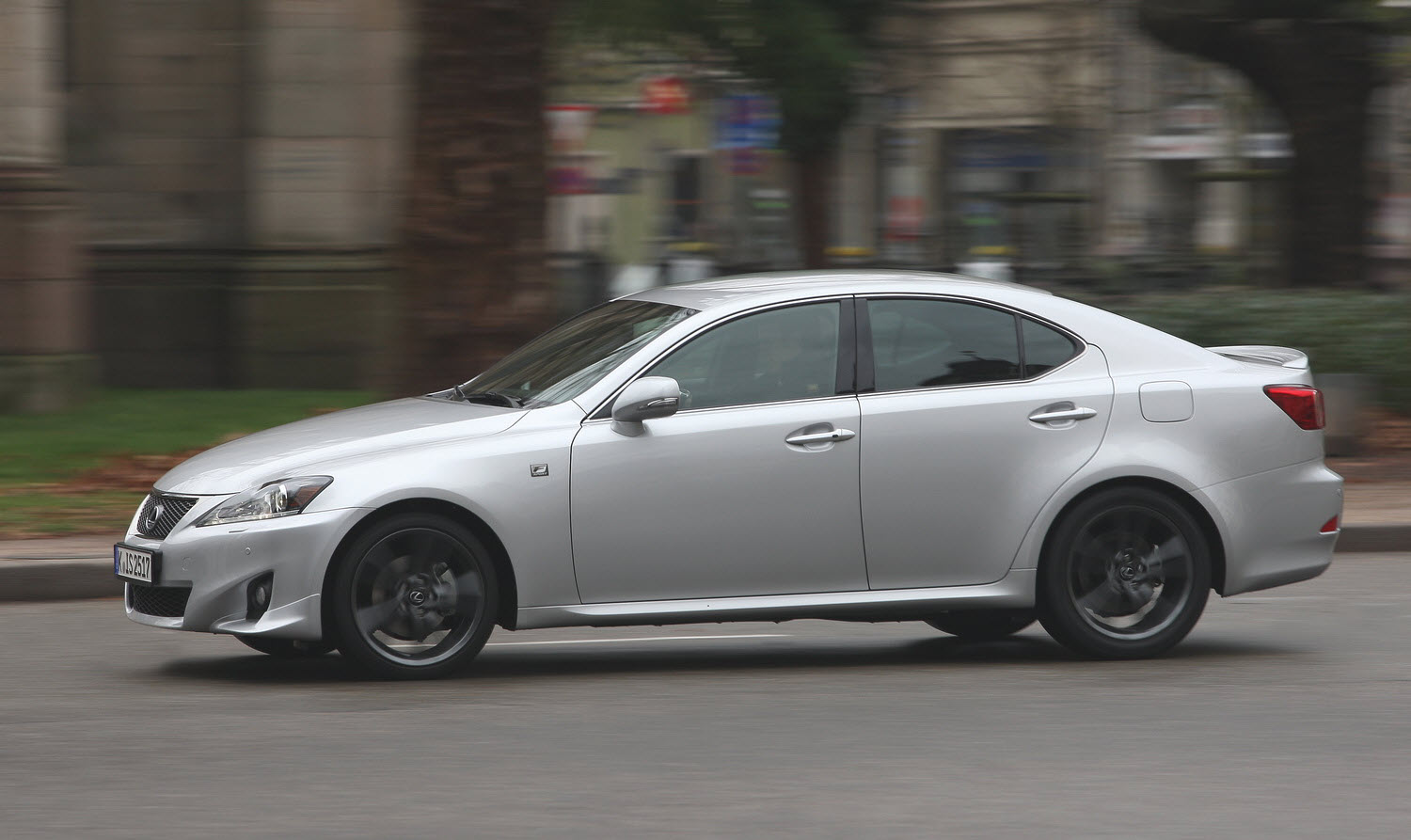 Lexus introduces IS 200D and 220D