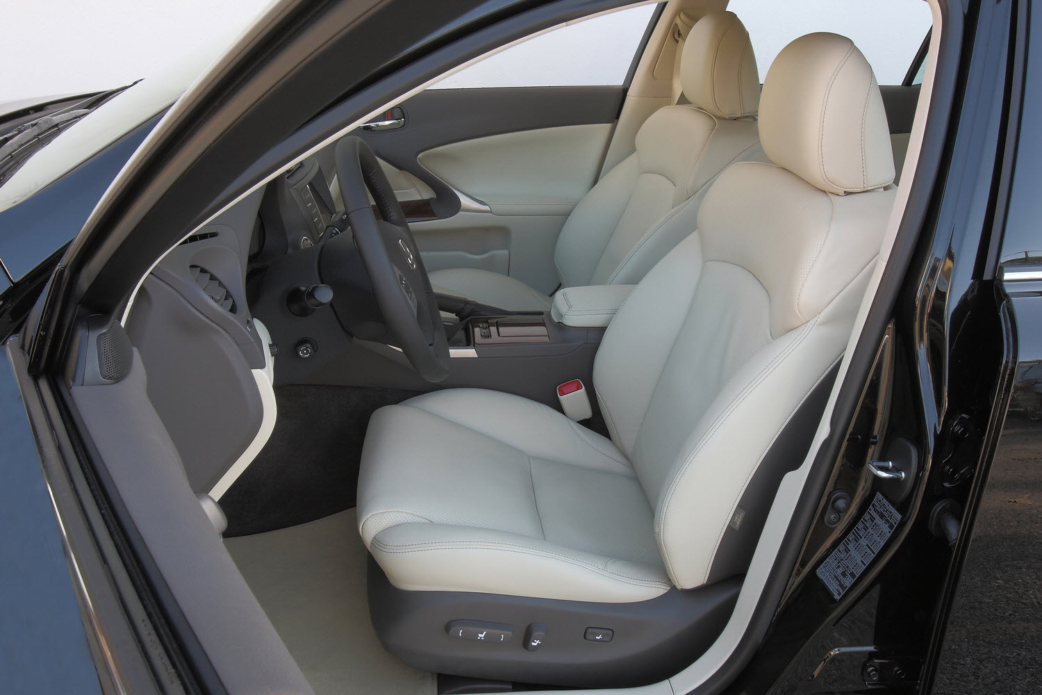 Lexus introduces IS 200D and 220D