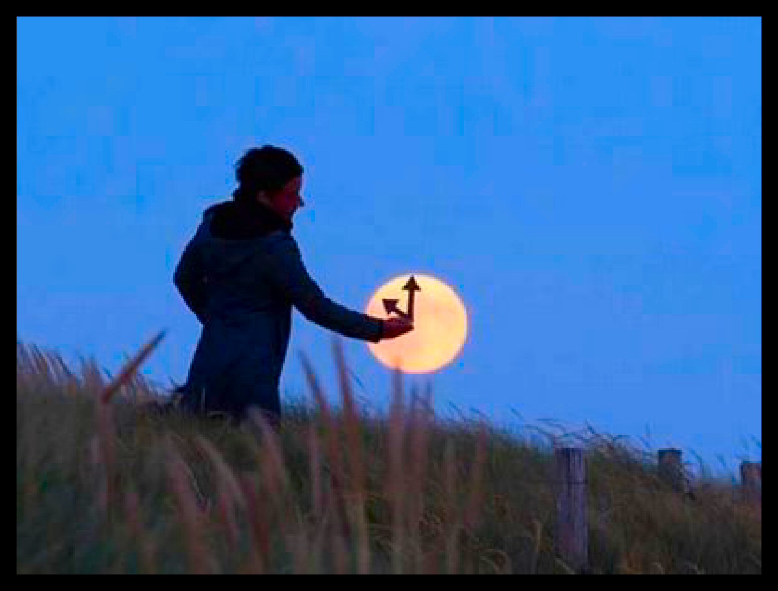 www.bitsandpeaces.com: Playing With The Moon!