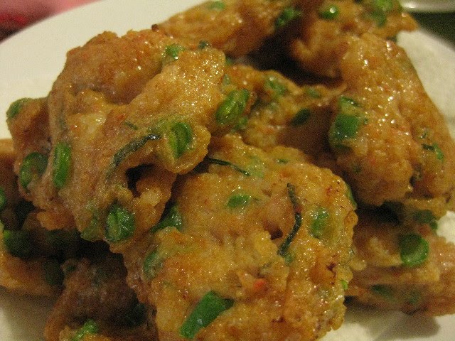 Filberts and Chocolate: Tod Man Goong (Thai Shrimp-Cakes)