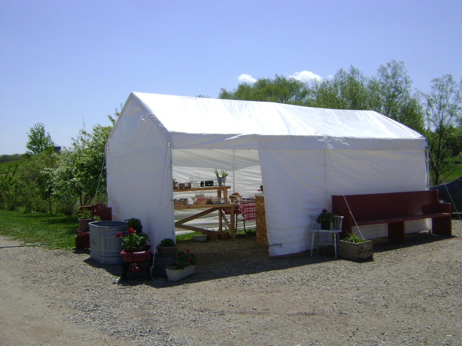 Housman Farms: Poor Tent!