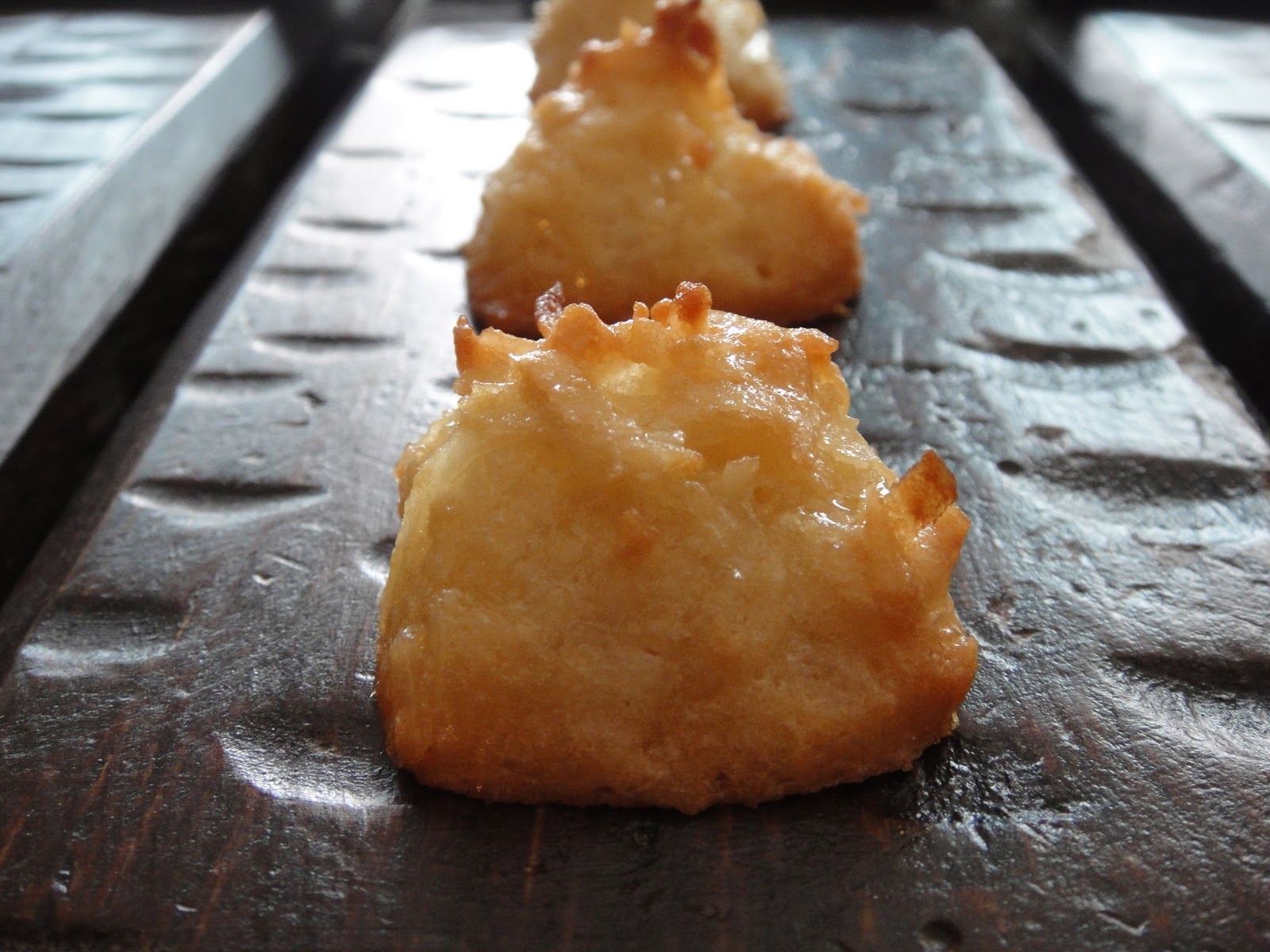 Crumbs and Cookies: coconut macaroons.