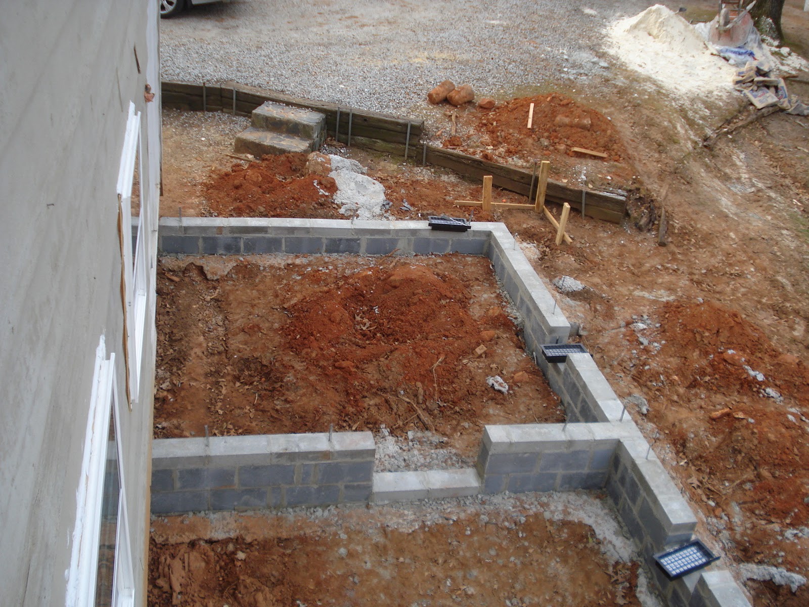 Doug and Mae's Place: Dining Room and Porch Foundation