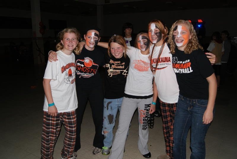kaukauna-catholic-school-system-holy-cross-middle-school-halloween-dance