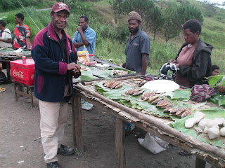 Malum Nalu: Fish market at Yonki, Eastern Highlands province (that's me ...