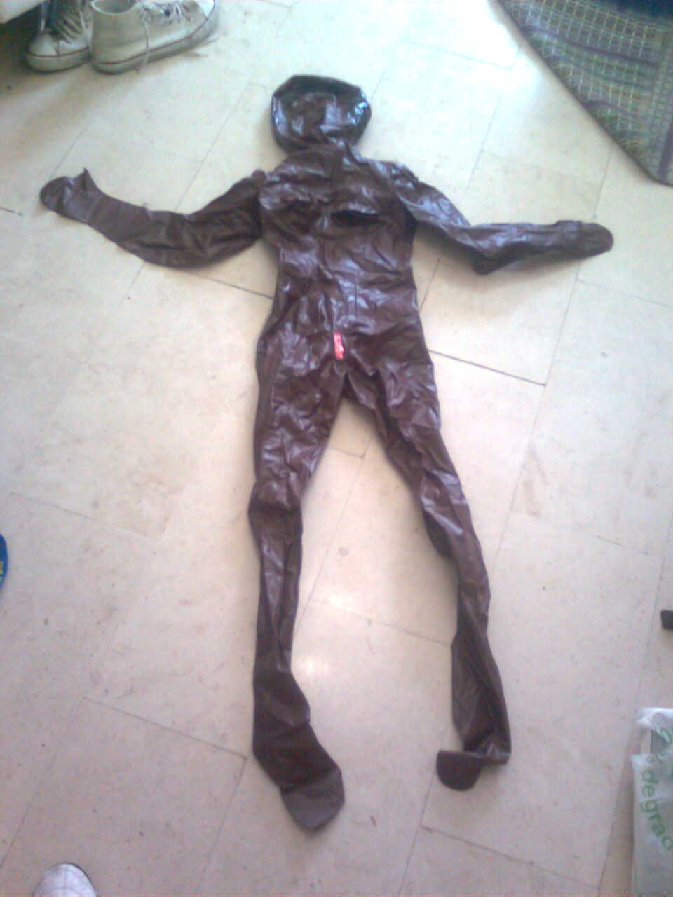 Armazém 56: Boneca negra insuflável 10 euros