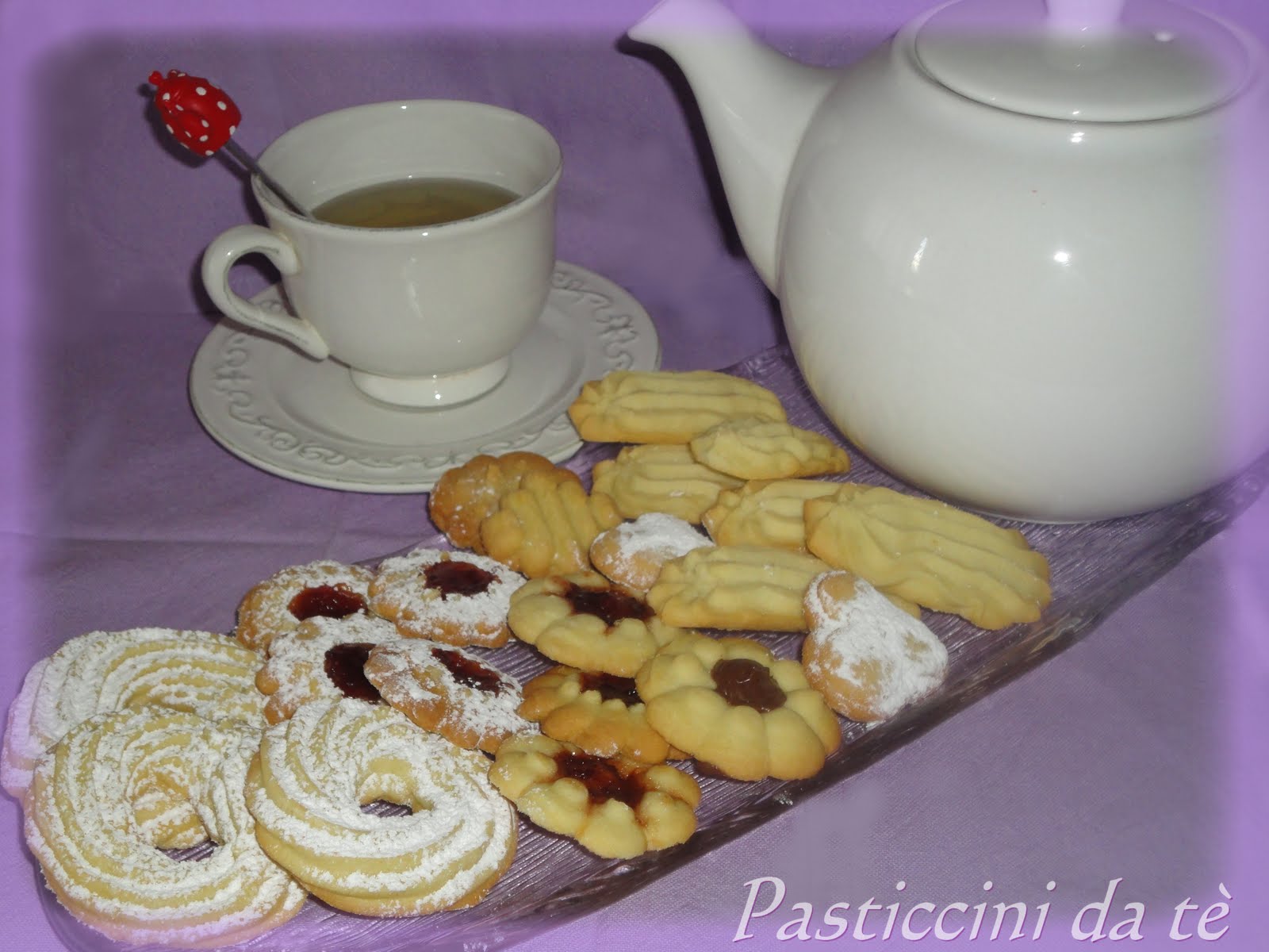 Torte decorate ed ♥ Idee Dolci ♥: Pasticcini da tè