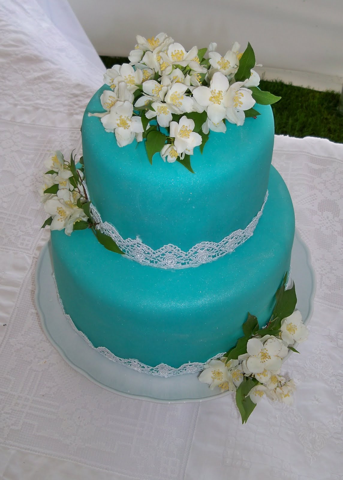 cake batter & paper scraps: Arnold wedding cake