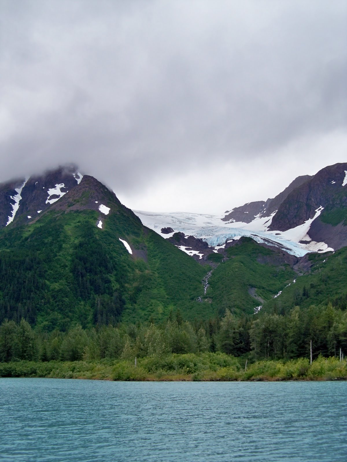 cake batter & paper scraps: Alaska: it's love/hate thing...