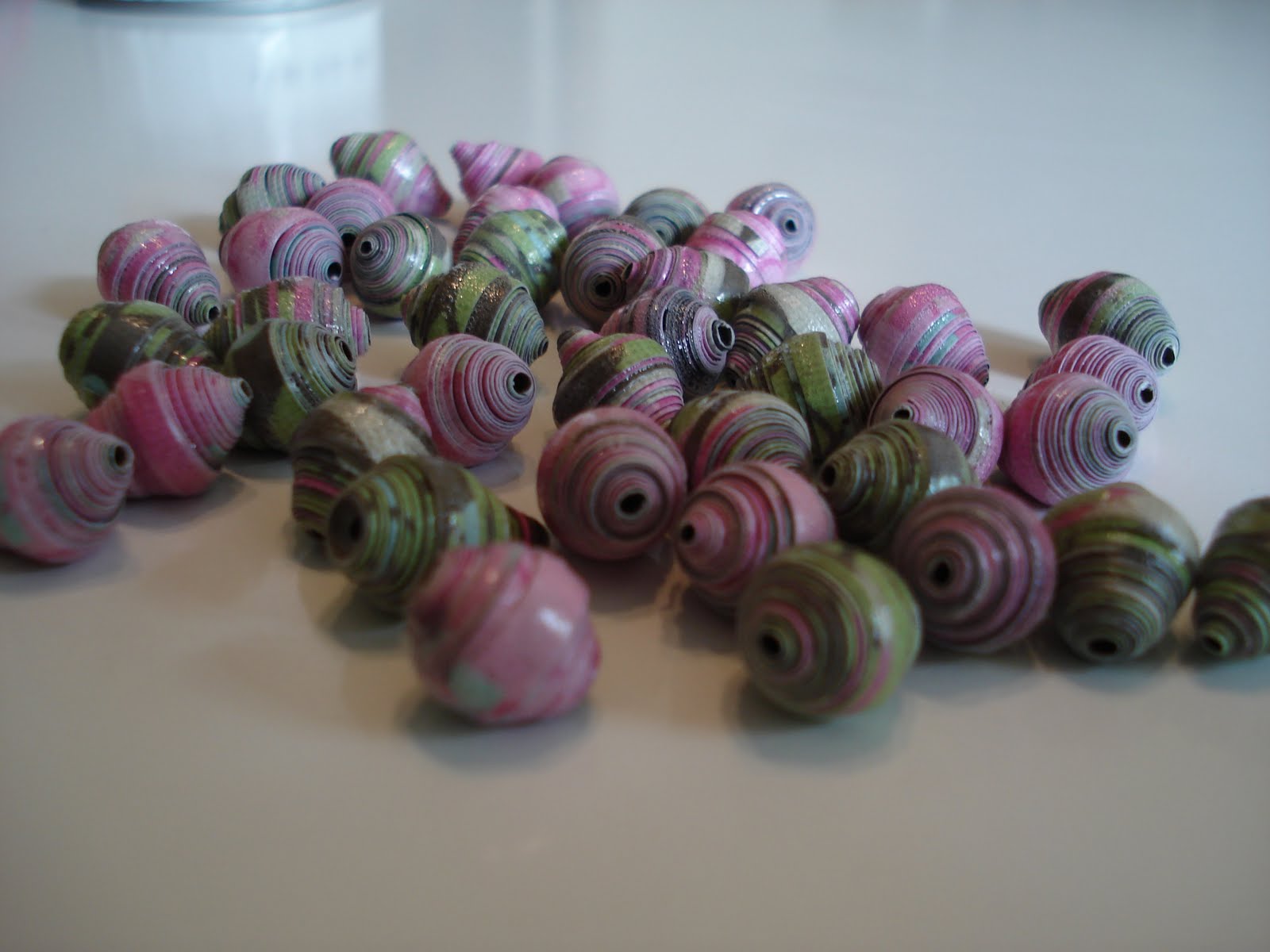 The Farmer's Nest: [[Paper Bead}] Tutorial