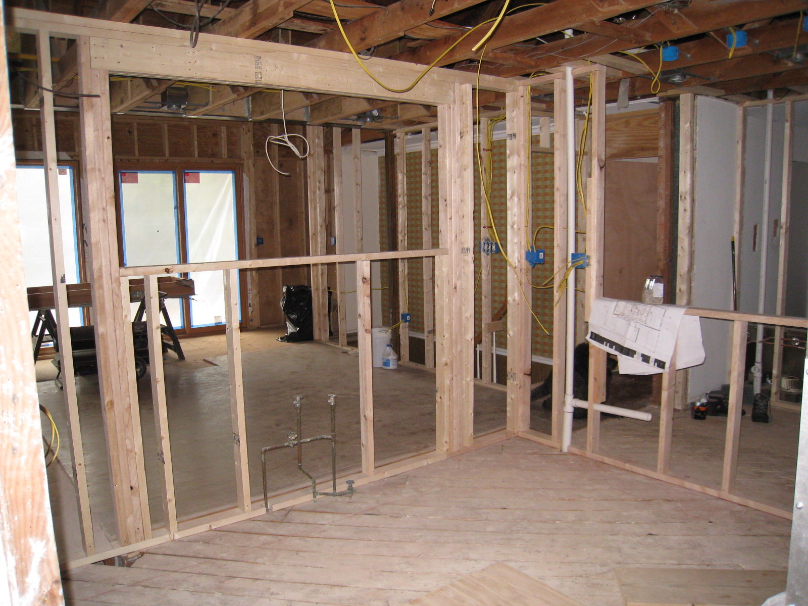 Lily Dhu Redu: Monday: New framing in kitchen (1/10/11)