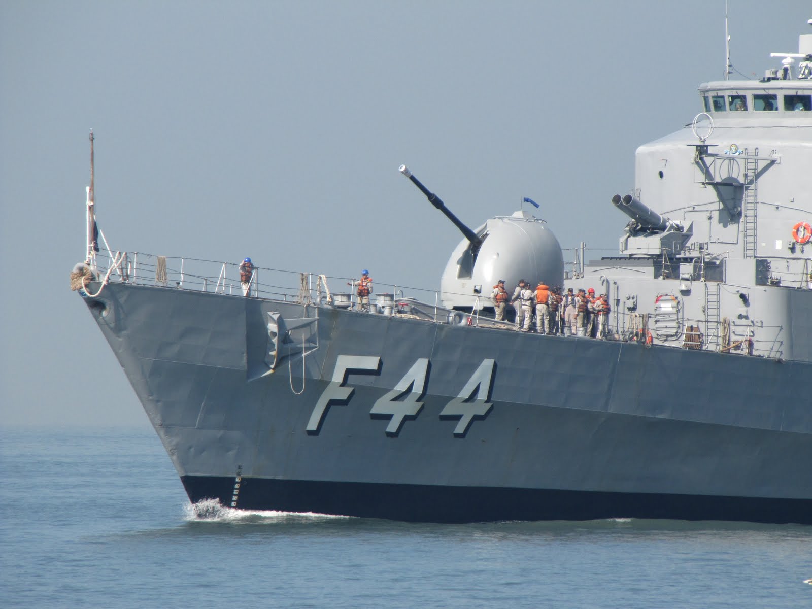 Navios em Santos: F44 Independência