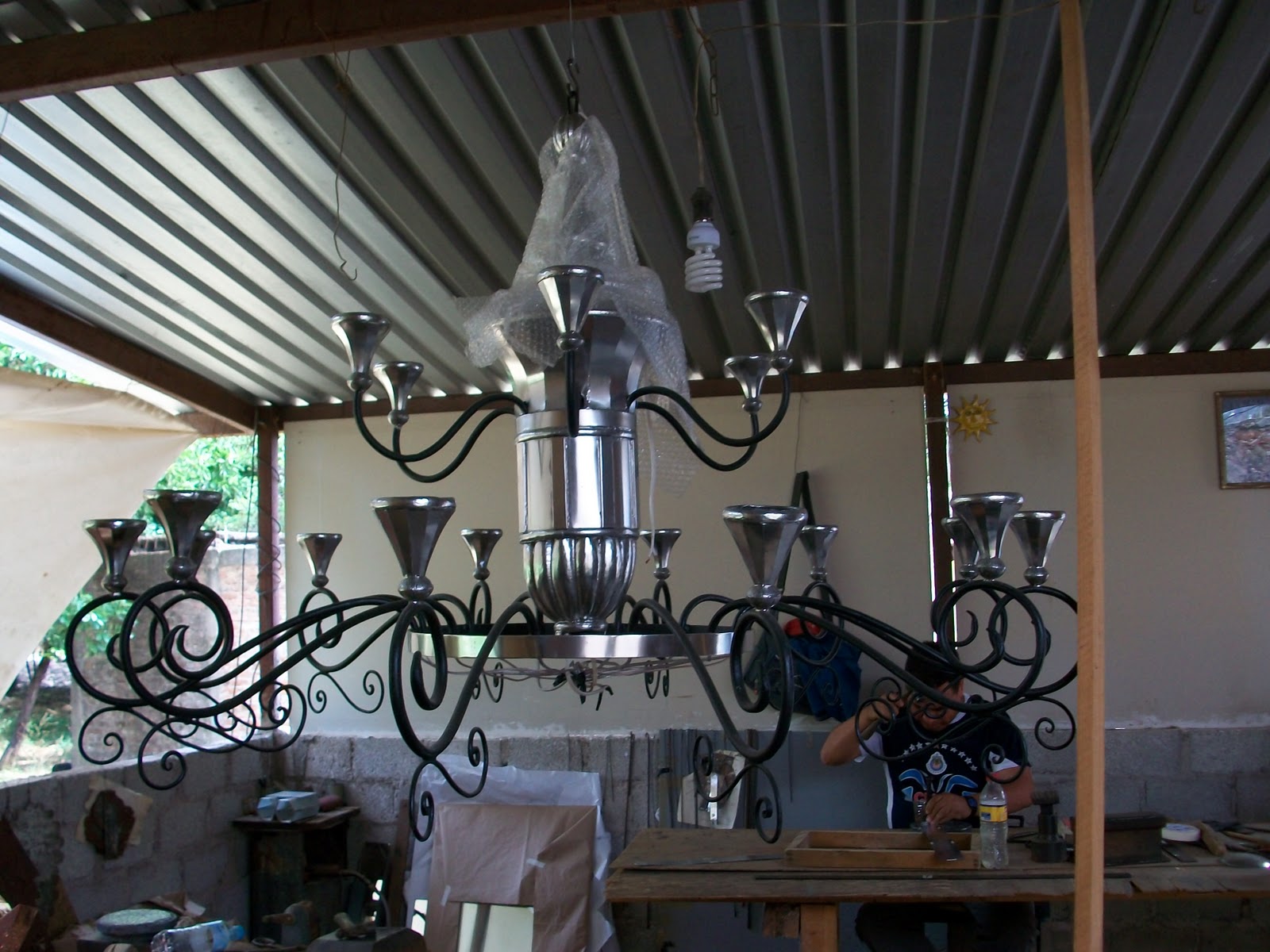 SUARTE: CANDILES DE DIFERNTES ESTILOS DESDE 4 LUCES HASTA 36