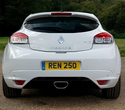 Showroom: 2010 Renault Megane RS Pictures
