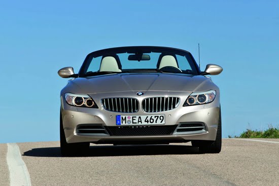 Showroom: 2010 BMW Z4 Car Photos