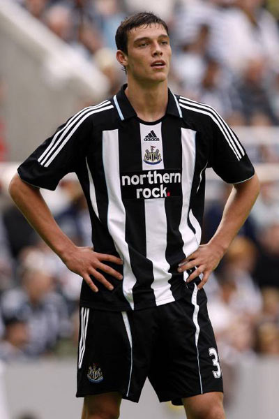football player: Andy Carroll Football Pictures