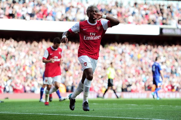 football player: Alex Song Football Pictures