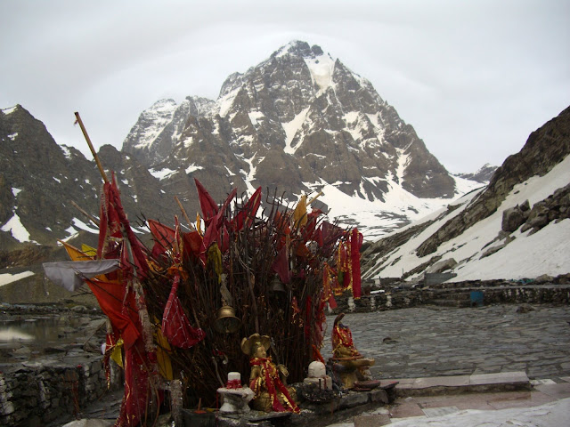 WhErE TrAvELiNg Is PaSsIoN......: Shiva in the high Himalayas: Between ...