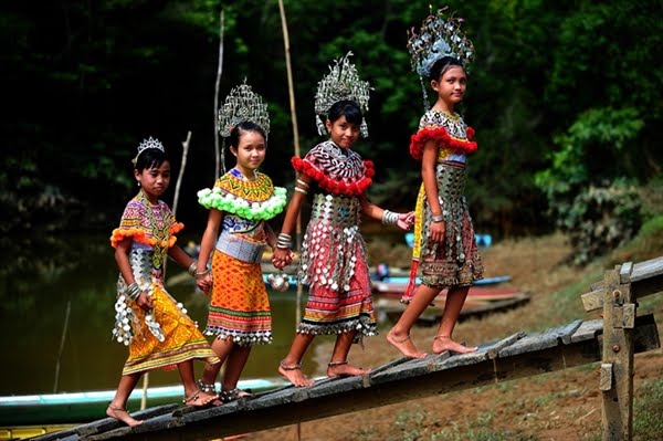 Eyes on Sarawak Cultural Village: Ethnics/Languages of Sarawak Cultural ...