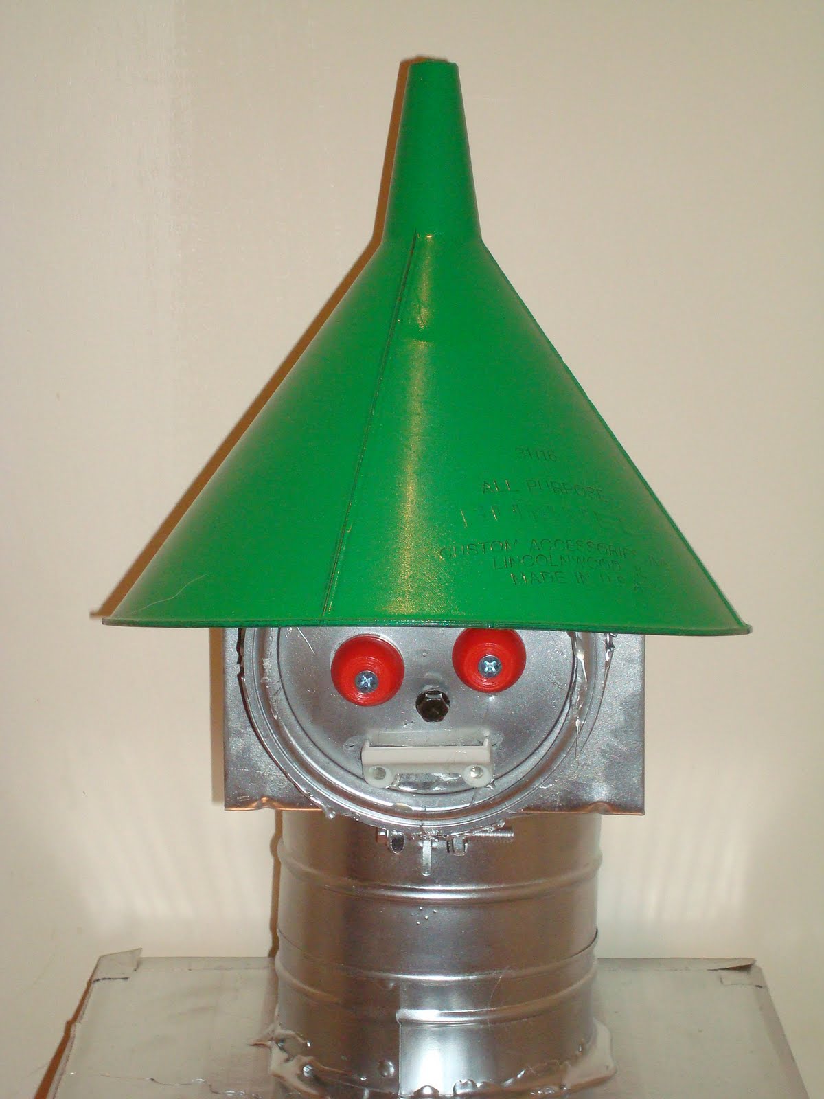 Nifty Thrifty & Thriving: Ring Toss Robot