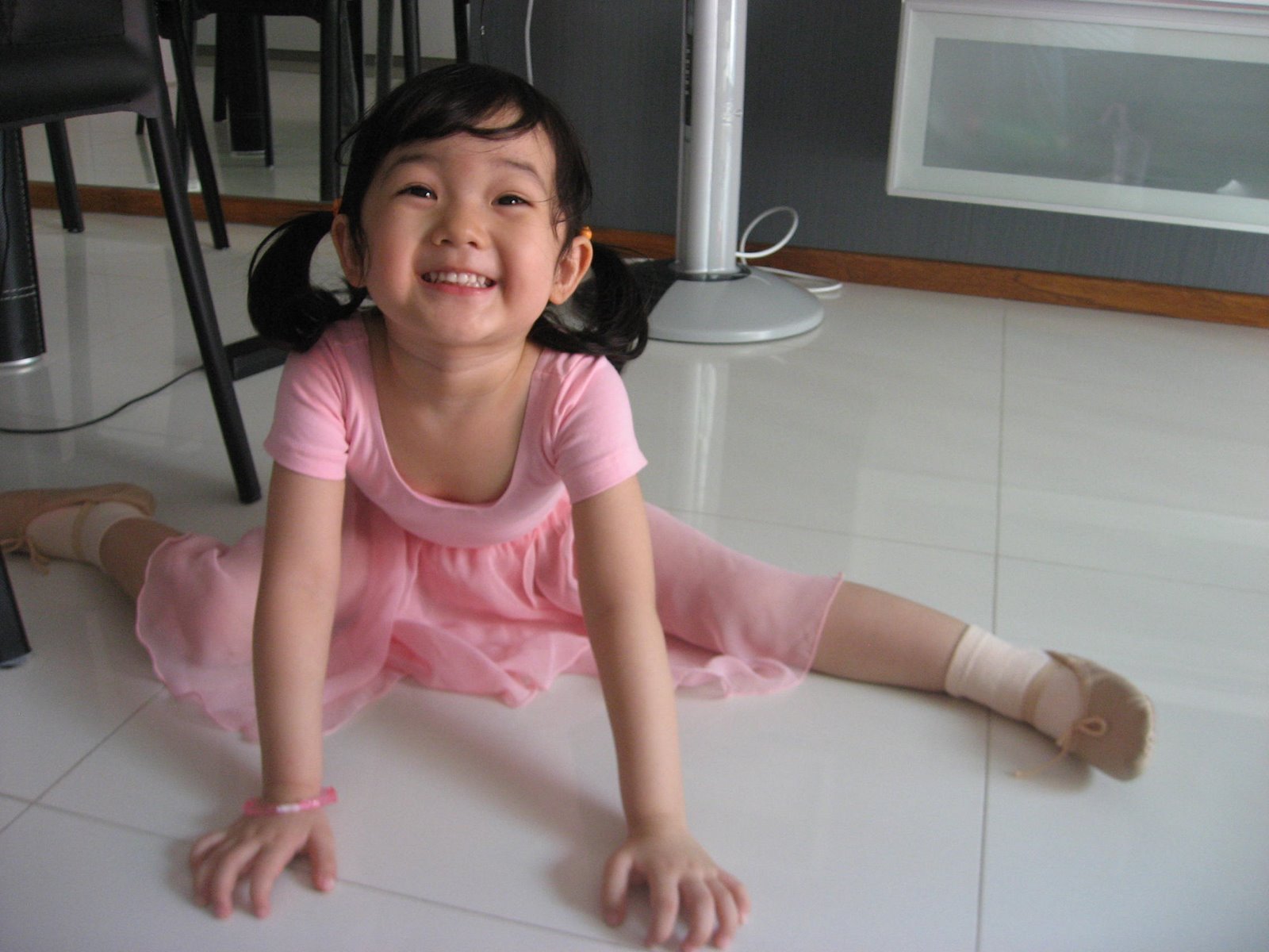 JOURNAL OF MY LITTLE ANGELS: First Ballet Lesson...