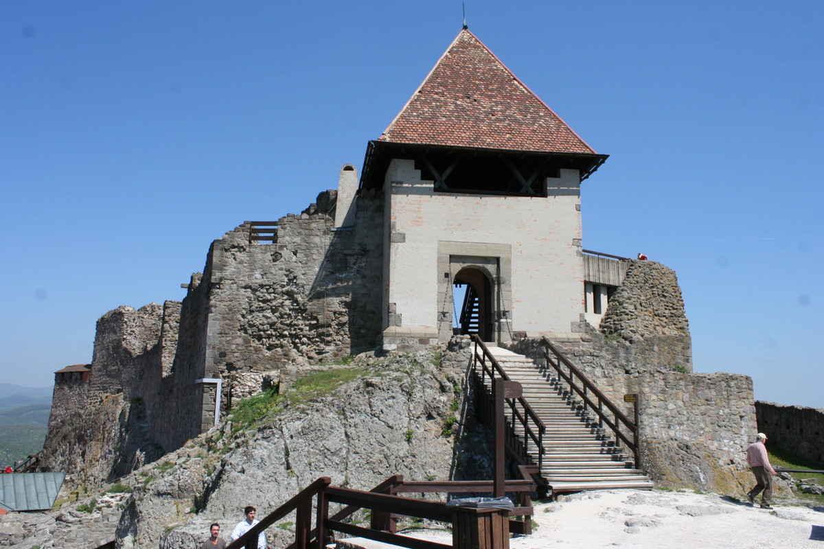 Medieval Hungary: Castles in Medieval Hungary