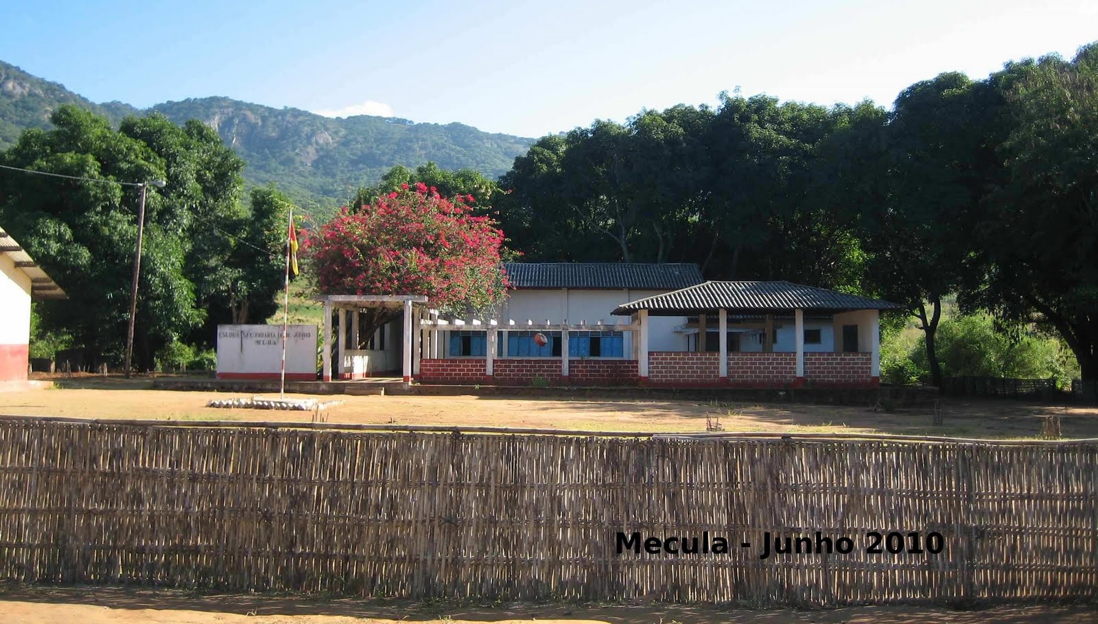 Serra Mecula: A Escola Secundária de Mecula