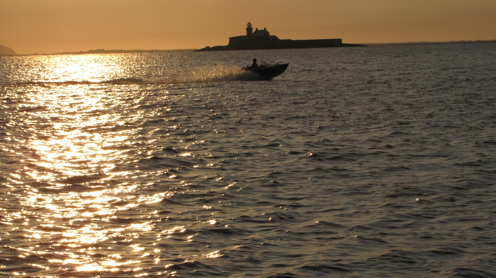 Delta V4 Speed Boat: Classic Delta Speed Boat