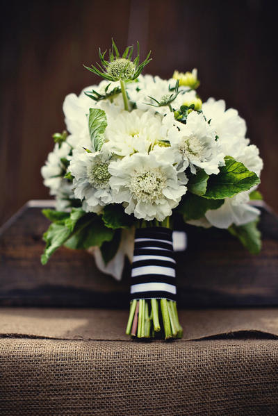 tying the knot {a wedding inspiration blog}: Nautical-ish Bouquets