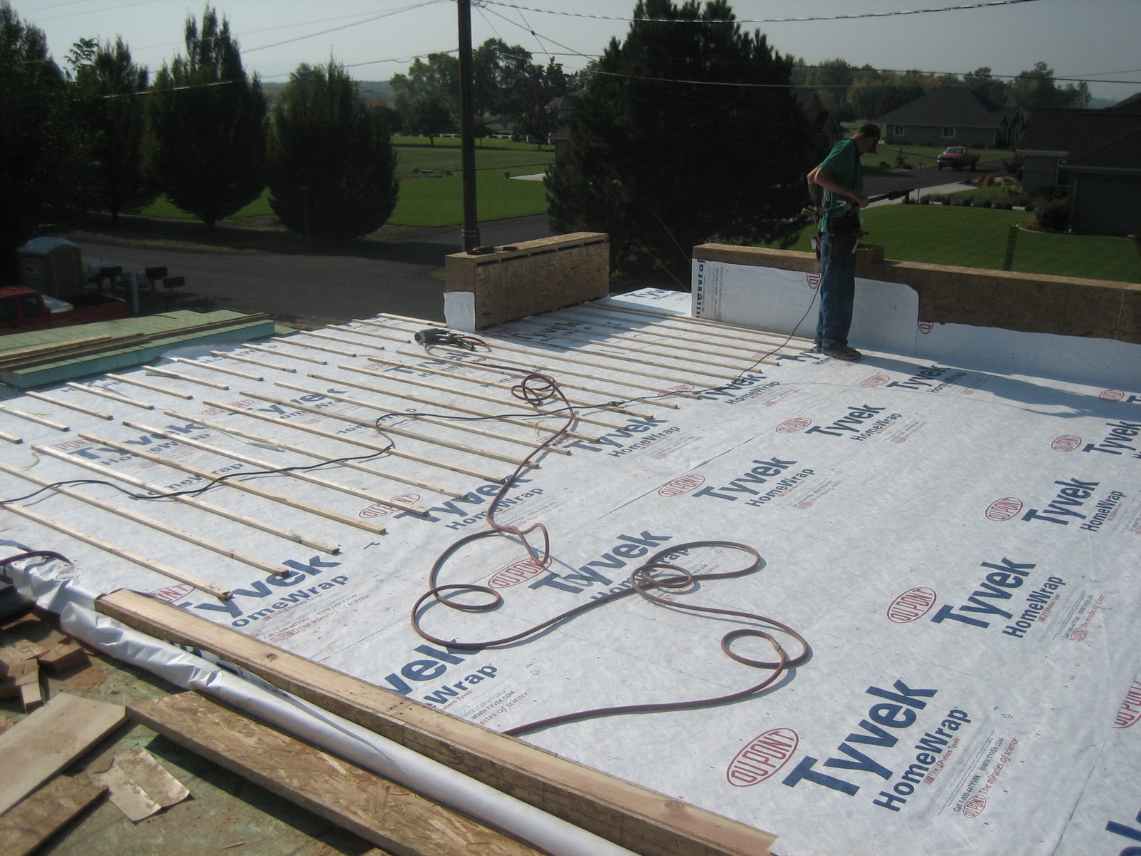 Modern Modern in Walla Walla: Hybrid Roof / Techo híbrido