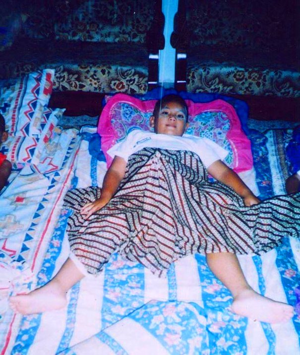 sekali pensil diraut, di sini tintaku tumpah, di sini aksara bermadah ...