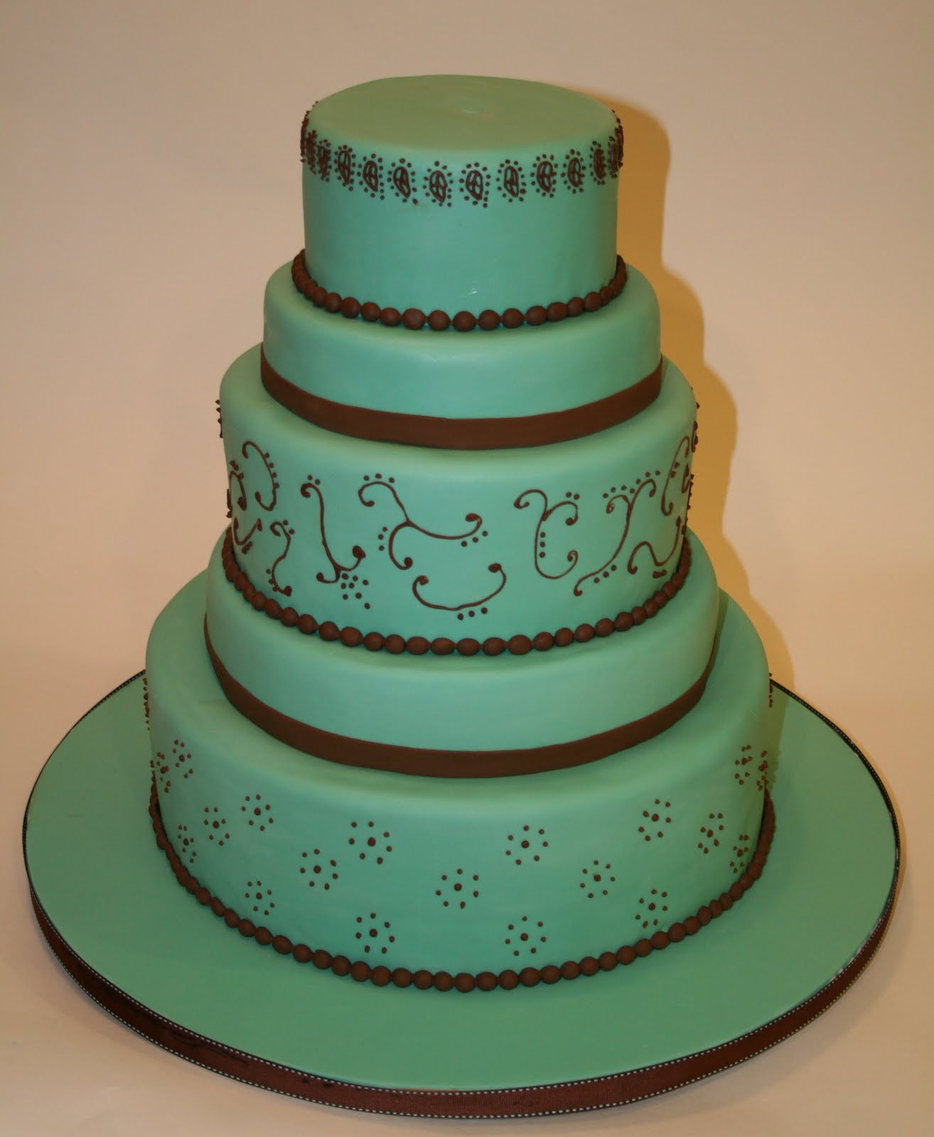 Sweet Grace, Cake Designs: Large Wedding = Extremely Large Wedding Cake!!