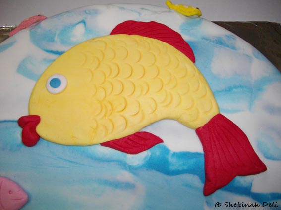 Shekinah Deli: Celebration cake - fish theme