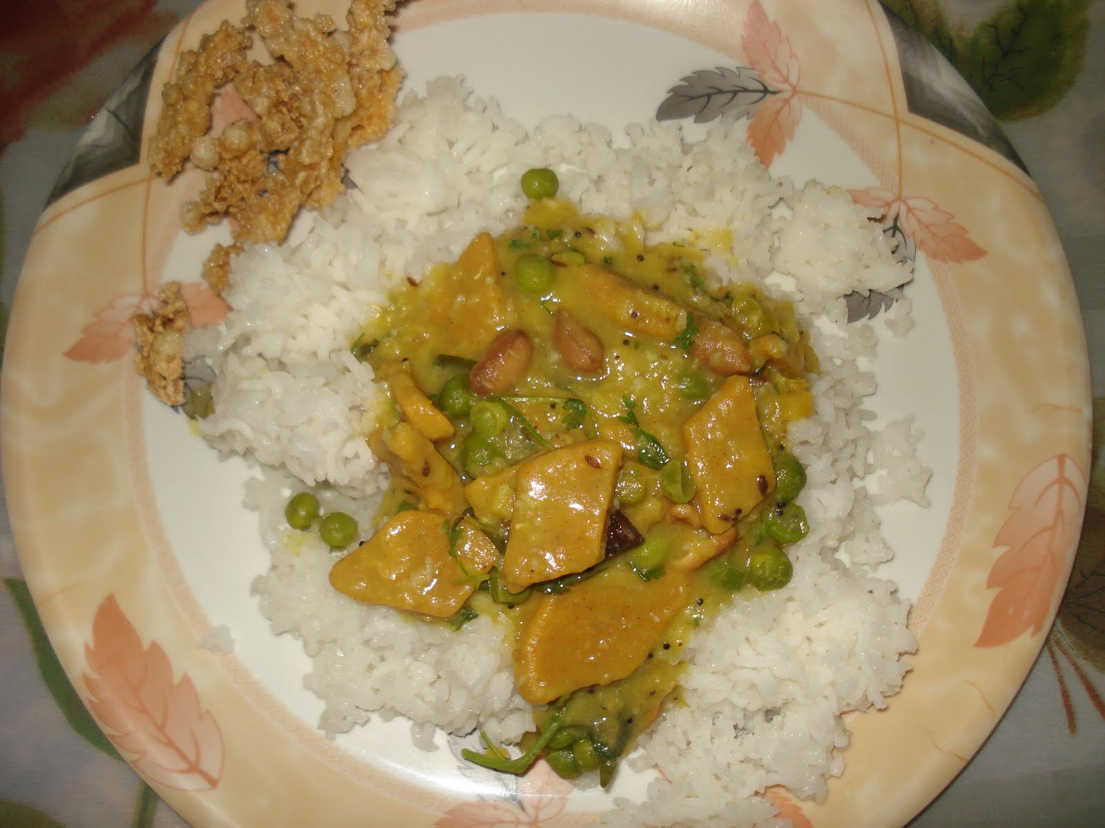 Uma cooks.......: Dal Dhokli with mutter