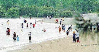 Life in Asia: Picnic lunch at Morib Beach