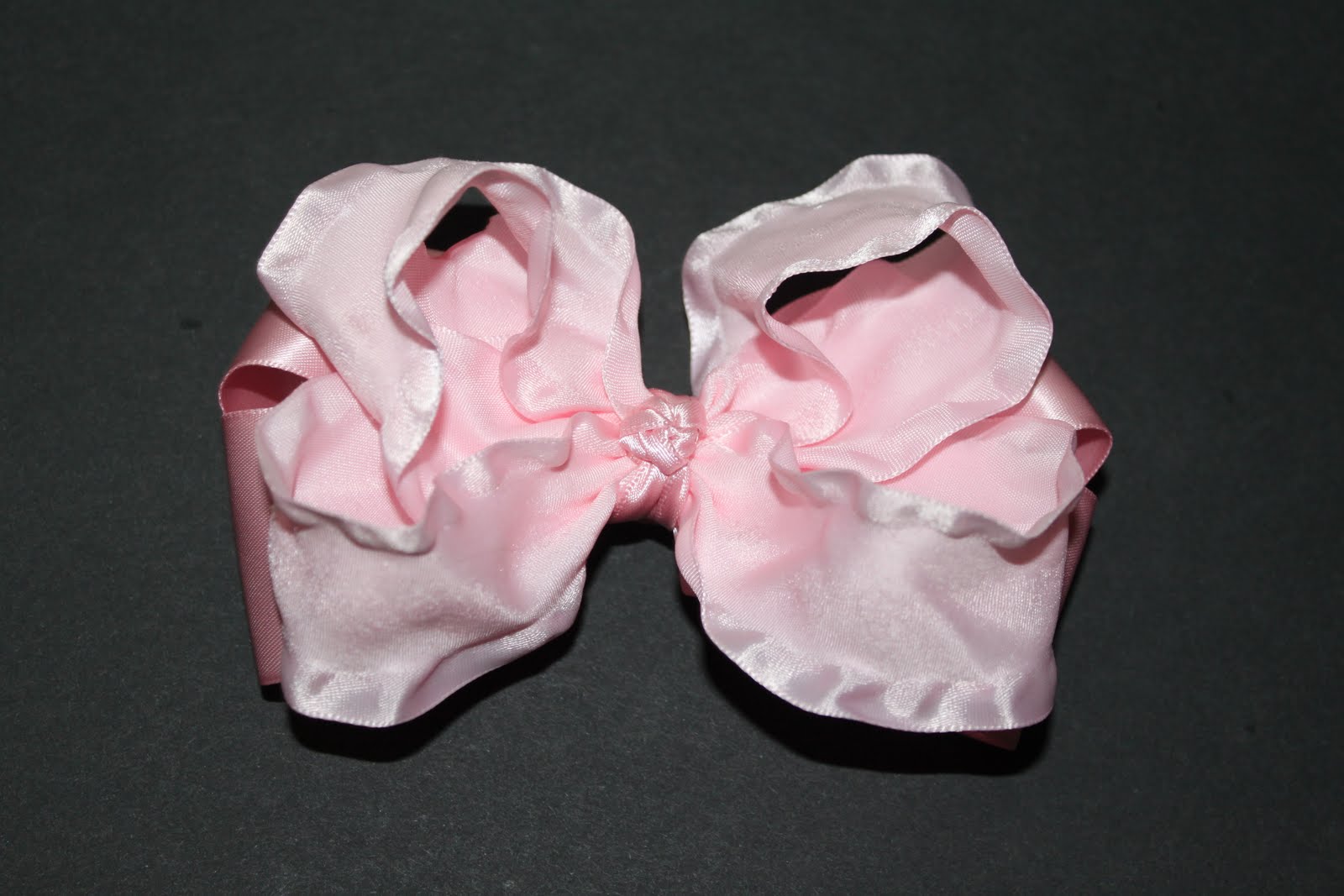 Precious Treasures Bowtique: Double Ruffle Double Bows!