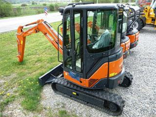 MINIEXCAVATOR HITACHI EX30 NOU, ORE DEMONSTRATIVE