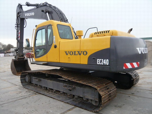 EXCAVATOR PE SENILE VOLVO EC 240LC ieftin second hand de vanzare din ...