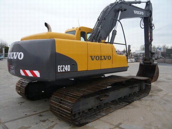 EXCAVATOR PE SENILE VOLVO EC 240LC ieftin second hand de vanzare din ...